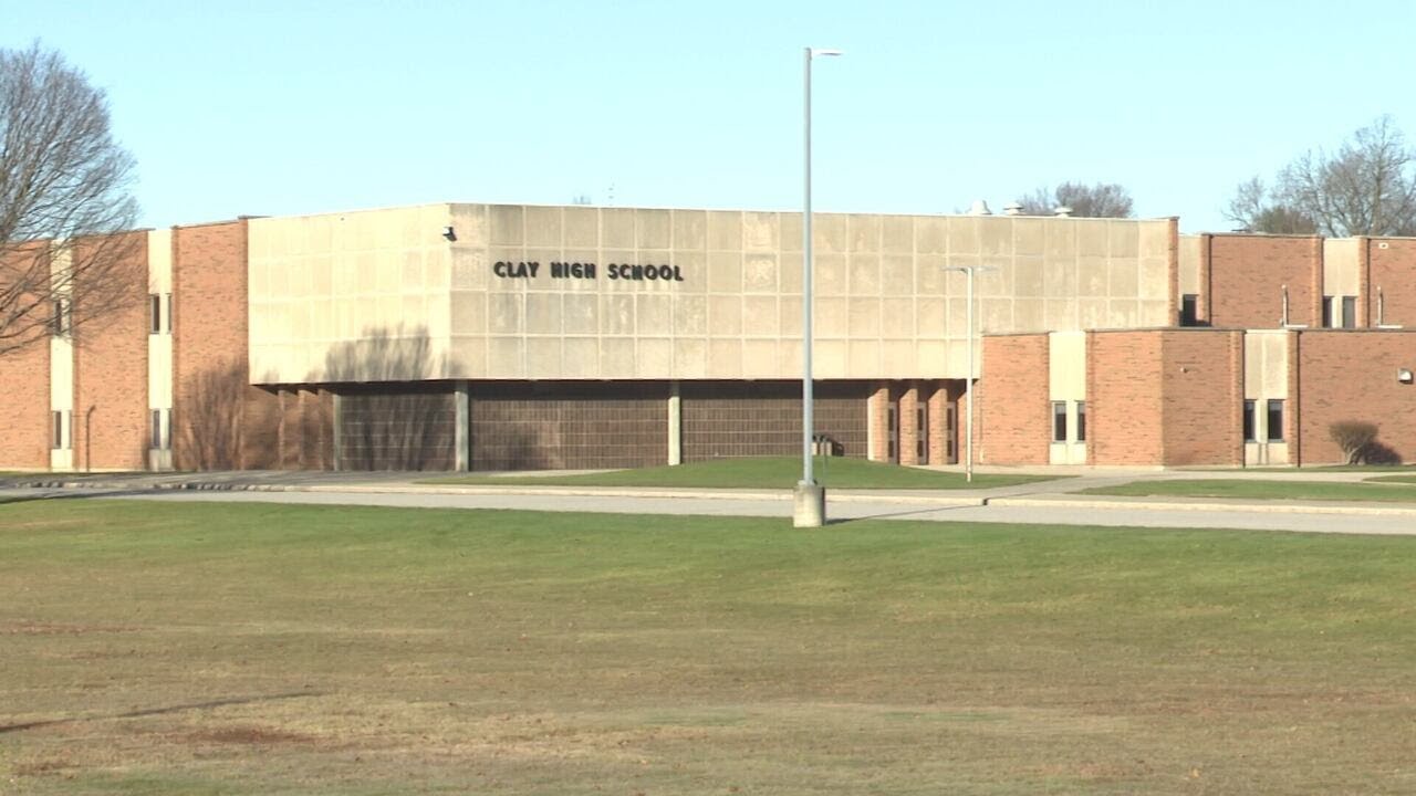 South Bend school board votes to keep using Clay High School building
