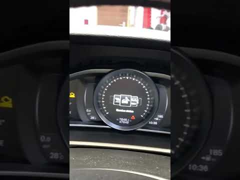 Volvo v40 engine oil level check..