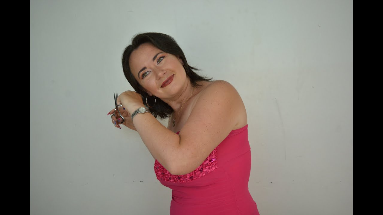 Diana the Milf Shaves All. Come see her bald!