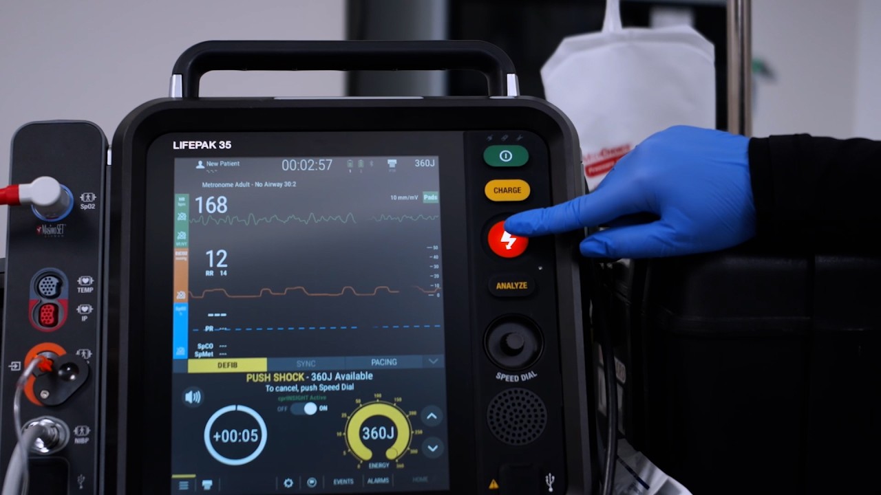Stryker’s LIFEPAK 35 monitor/defibrillator in action