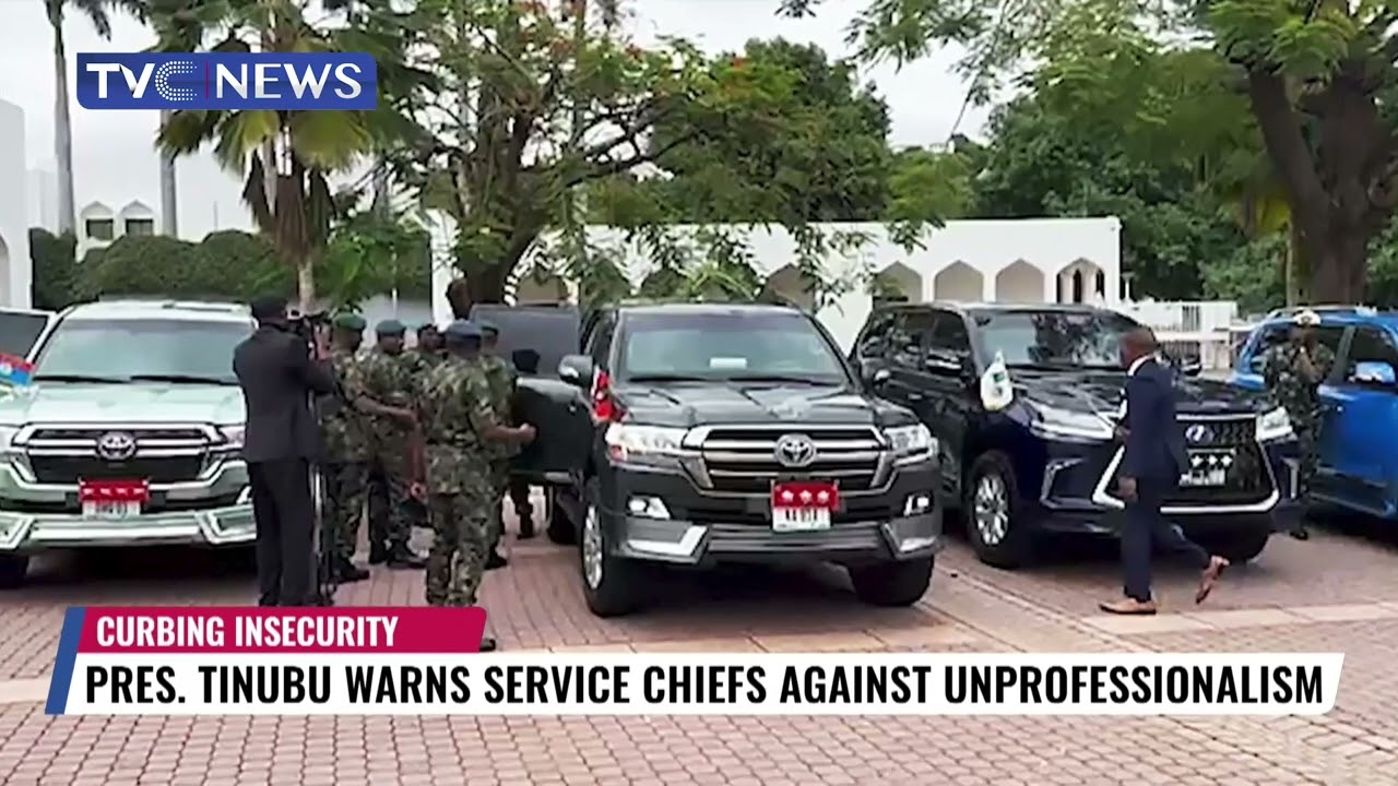 President Tinubu Warns Service Chiefs Against Unprofessionalism