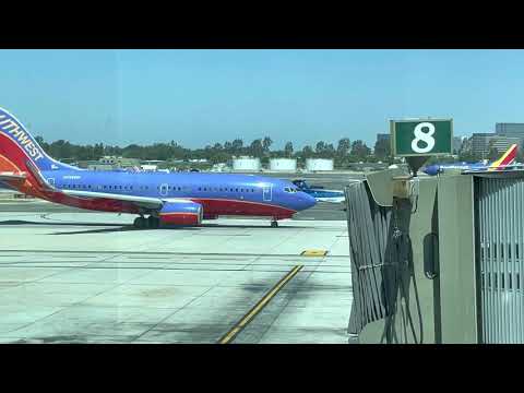 Quick Tour Inside SNA/John Wayne Airport in Orange County, CA | Tuesday 6/21/22