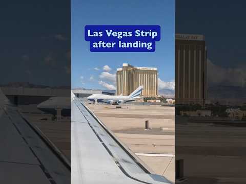 HOW CLOSE is the Las Vegas Strip to the AIRPORT? #WindowSeat #LasVegas #Travel