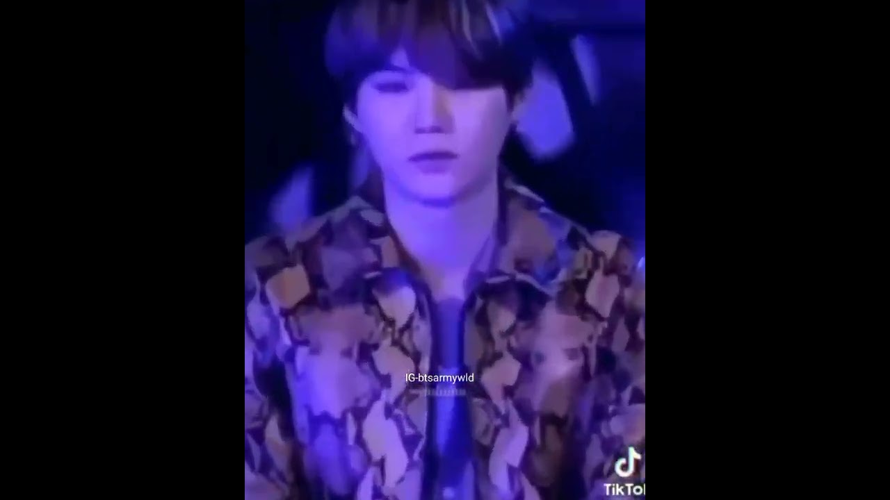 Suga is on whole mood 😂😂//Read the pin comment