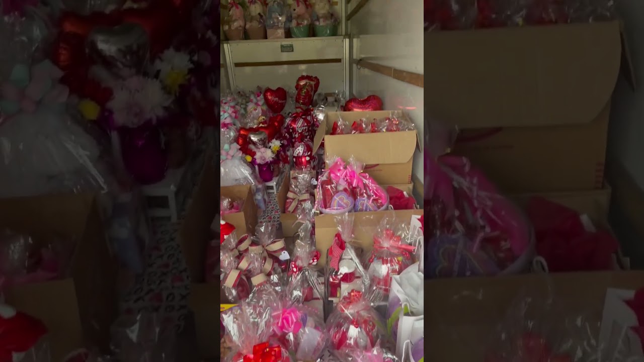 Day 2 Valentine’s Day Gift Baskets Selling!!!  || Chocolate Covered Strawberries!!! 2024