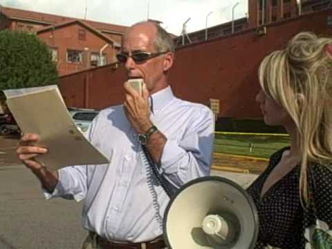 Dr. Jerry Williams at the Walls Unit protest in Huntsville of the 200th Execution Under Rick Perry