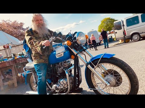 STAFFORD CLASSIC BIKE SHOW Outside in Sunny Blue Sky MANX NORTON by PETTY & Hyde Harrier Motorcycles