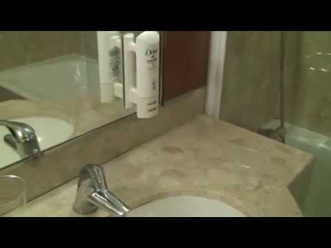 Twin Bedroom: Best Western Paris Charles de Gaulle Airport