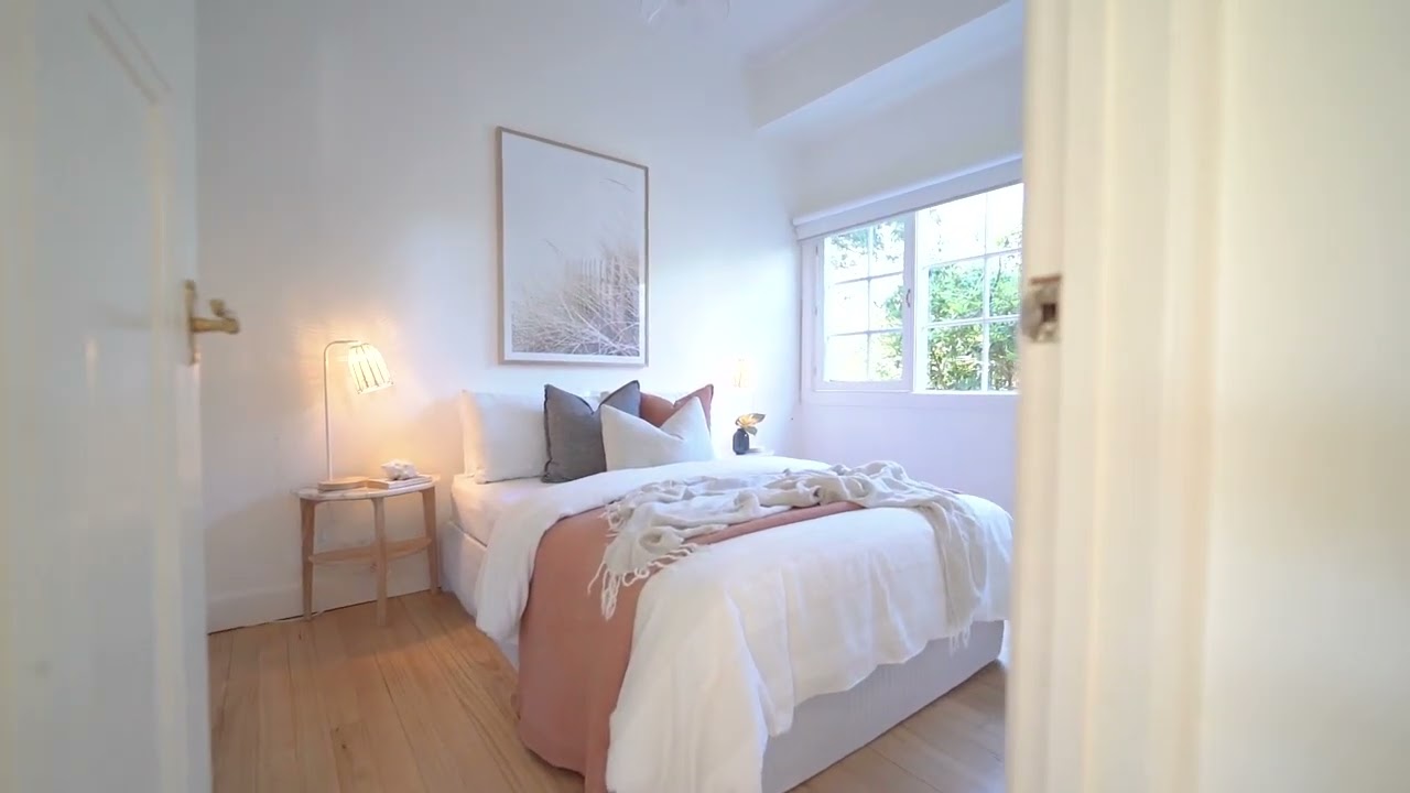 98 Linacre Road, Hampton