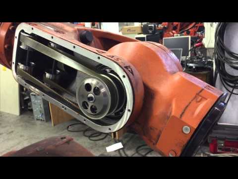 KUKA Kr150 inside view of the wrist