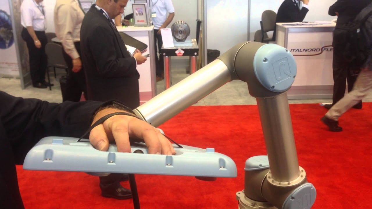 Universal Robots Demonstration at IMTS 2014