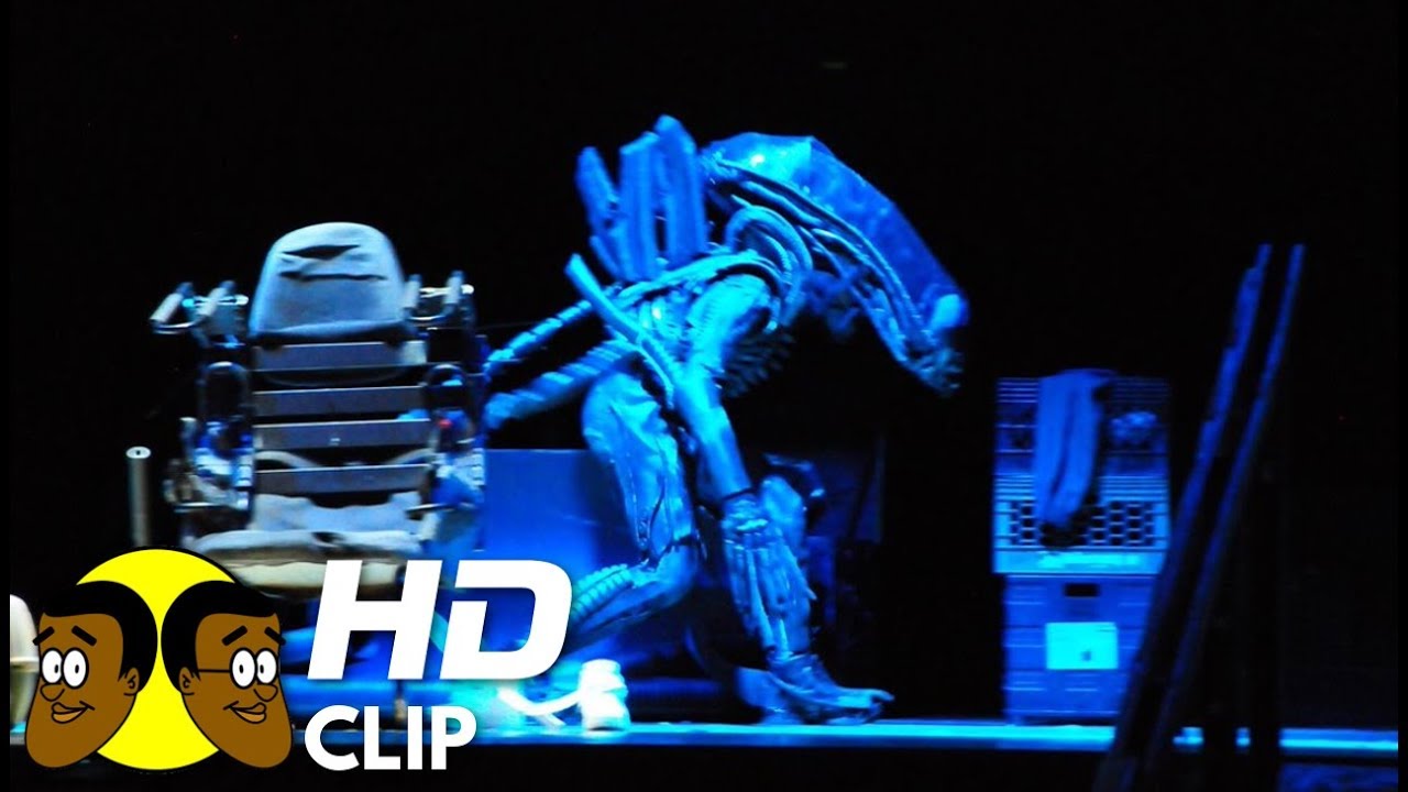 Una función escolar inusual: Alien en vez de Shakespeare