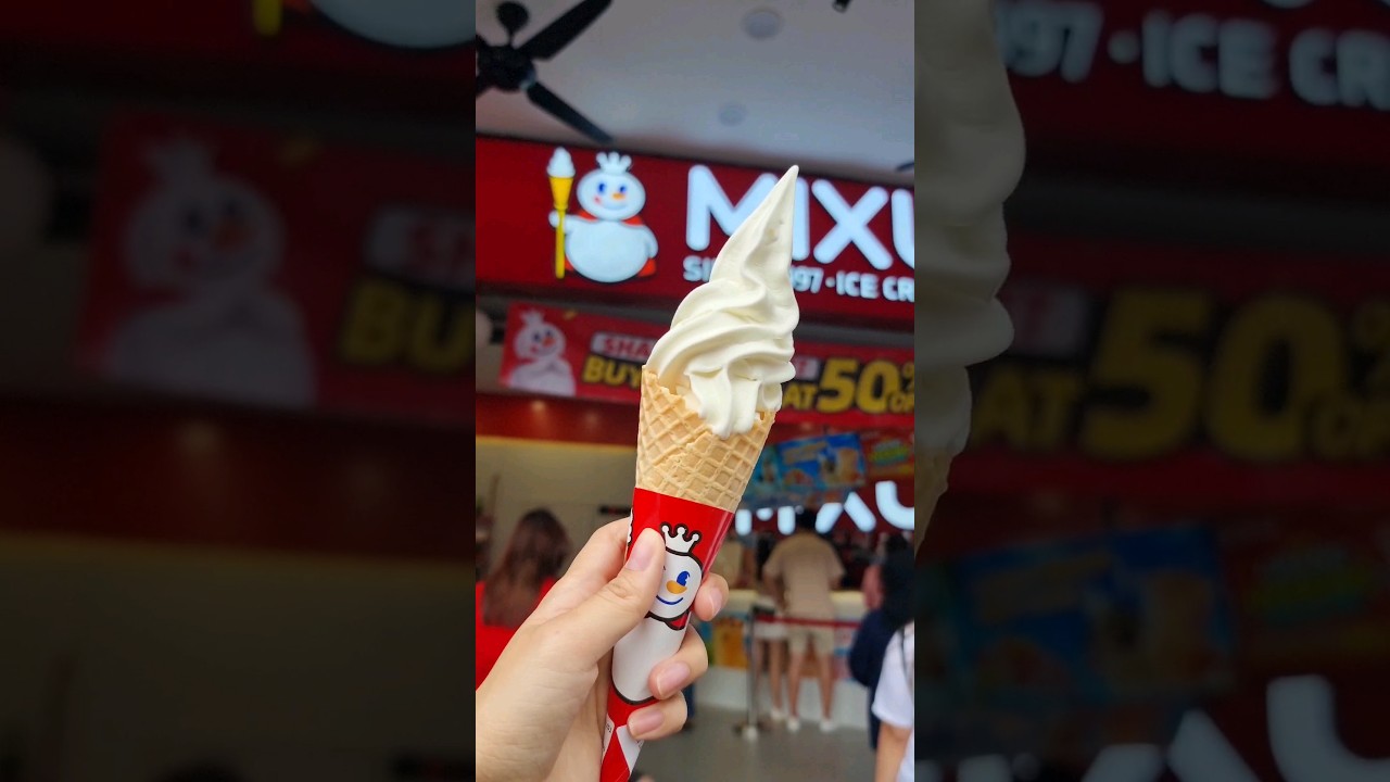 I bought a 50cents ICE CREAM!?🍦 #malaysia #mixue #icecream #grandopening #streetfood