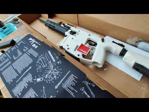 Kriss Vector .22LR - Alpine White - first in the UK - unboxing - March 2020
