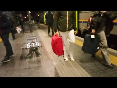 Pontedera Casciana Terme - alcune riprese in stazione in piena serata pt. 1