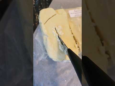 USE 2 POTS TO CREATE DOUBLE BOILER METHOD TO MELT YOUR RAW SHEA BUTTER #SHORTS