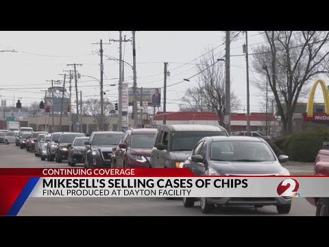 Saying goodbye: Hundreds flock to Dayton for Mikesell's sale