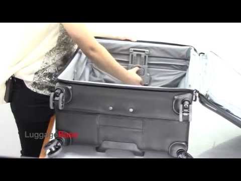 Briggs & Riley Baseline Large Exp Spinner