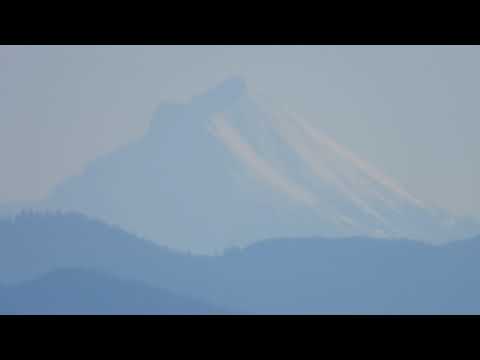 Viewing Mount McLoughlin from 94mils, flat earth curvature