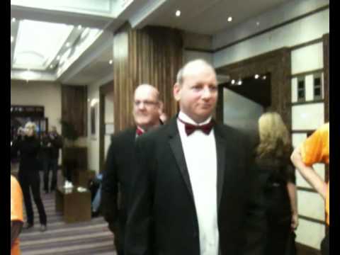 Flash mob of restaurant workers and supporters demonstrate at the ...