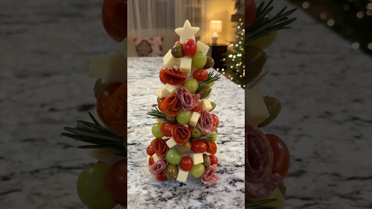 Christmas Appetizer 🎄🧀🫒🍅 #christmas #recipe #appetizer #partyfood #snackideas #fypシ゚ #shorts