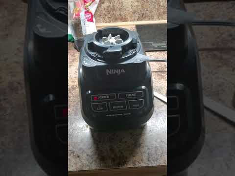 Ninja blender blinking power light