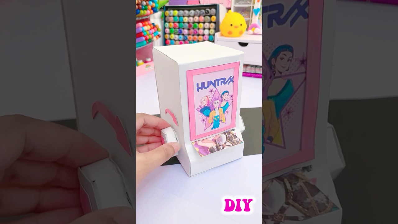 DIY Huntrix Photocard vending machine 💜 Subscribe for more ✨ #kpopdemonhunter #sajaboys #papercraft