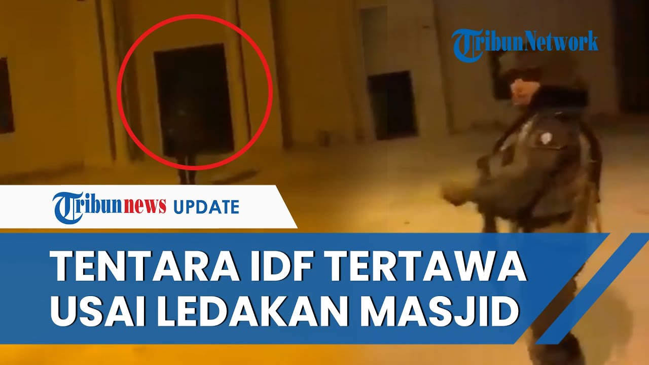 Biadab! Detik-detik Tentara Israel Lempar Granat ke Dalam Masjid saat ... Biadab! Detik-detik Tentara Israel Lempar Granat ke Dalam Masjid saat ...