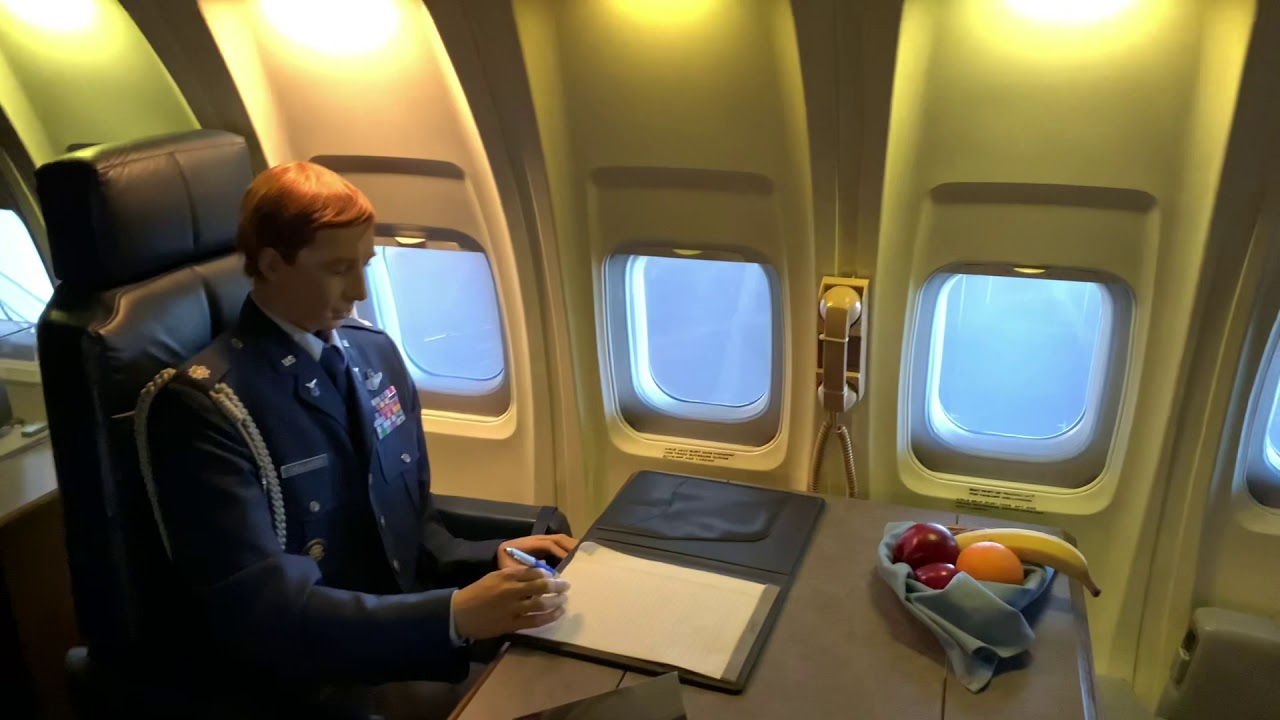 VC-137C SAM 27000 interior