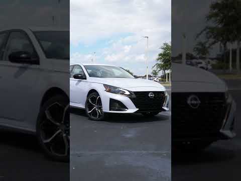 2023 Nissan Altima SR | Universal Nissan
