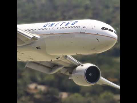 BOEING 777 LANDS AT San Antonio Airport #shorts