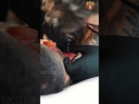 Enzo Fernandez inked during the tattoo drawing process video
