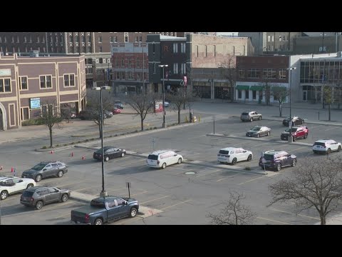 Luxury Green Bay apartment complex construction begins, local businesses remain open