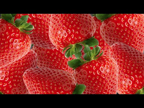 How To Make a Strawberry Moscow Mule