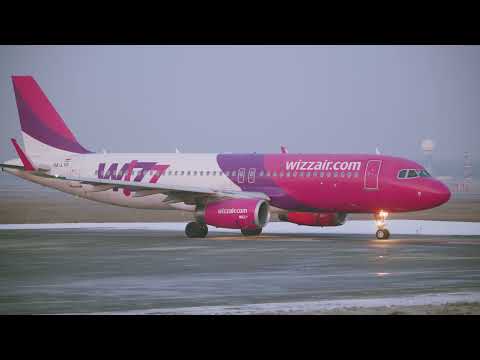 Start samolotu WizzAir 8K na Lotnisku Katowice - Pyrzowice 23.12.2021