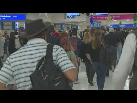 Phoenix Sky Harbor enforcing masks for holiday travelers