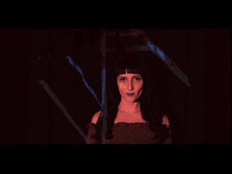 Amy Vee releases new single ‘Red Desert Heart’. – Music Injection