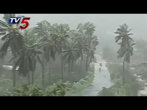 Hudhud Disaster | Heavy Traffic in Vizag : TV5 News