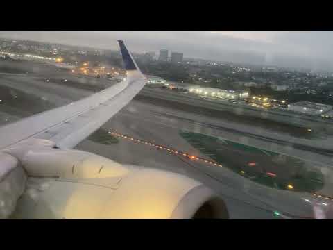 United Airlines Boeing 737-900 Pushback, Taxi and Takeoff from Los Angeles (LAX)