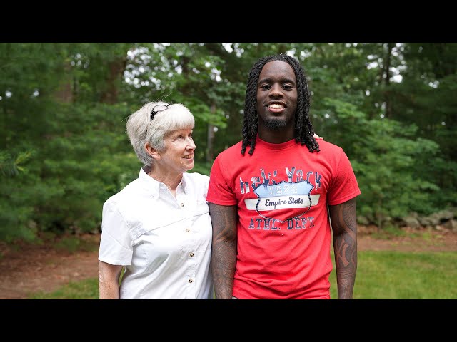 Kai Cenat reunites with Aunt Cathy, surprises her with a $20,000 gift