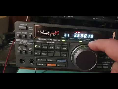 Kenwood R5000 with AOR LA400 Magnetic Loop Antenna