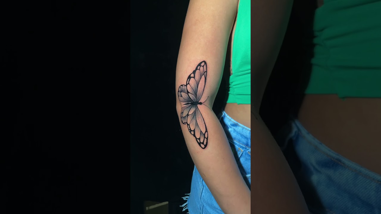 Tatuagem borboleta encaixando na anatomia