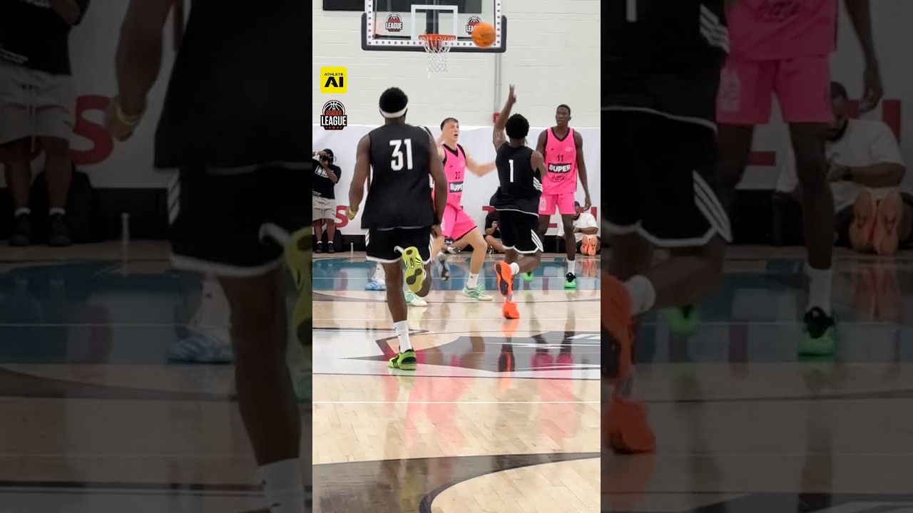 This is the most picture perfect lob pass and finish as you will ever see! #dunk #basketball #lob