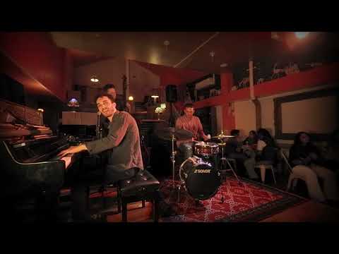 Music – Oliver Glynn