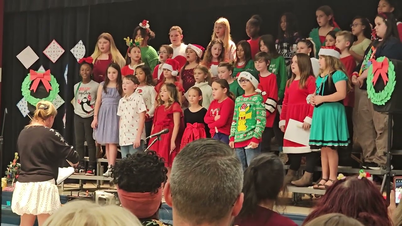 Morgan's Christmas Choir 25