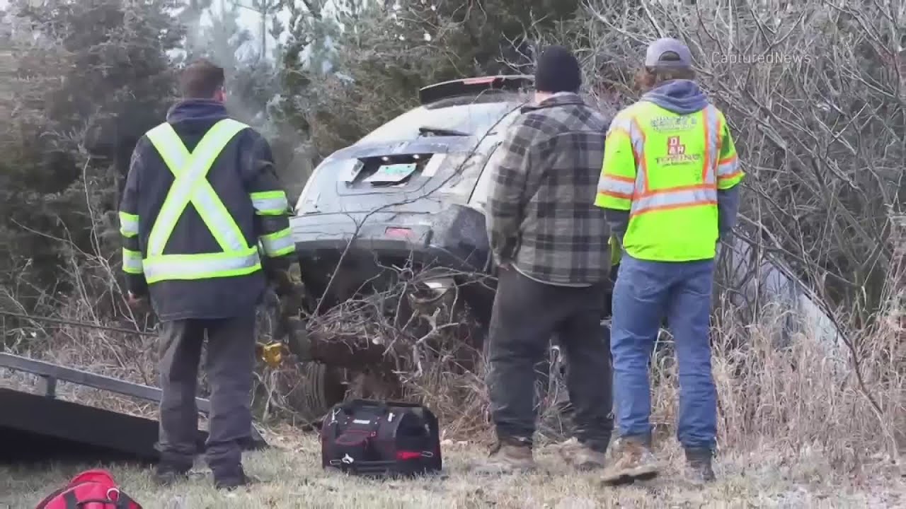 Crews in Algonquin rescue woman after car crashes into ravine