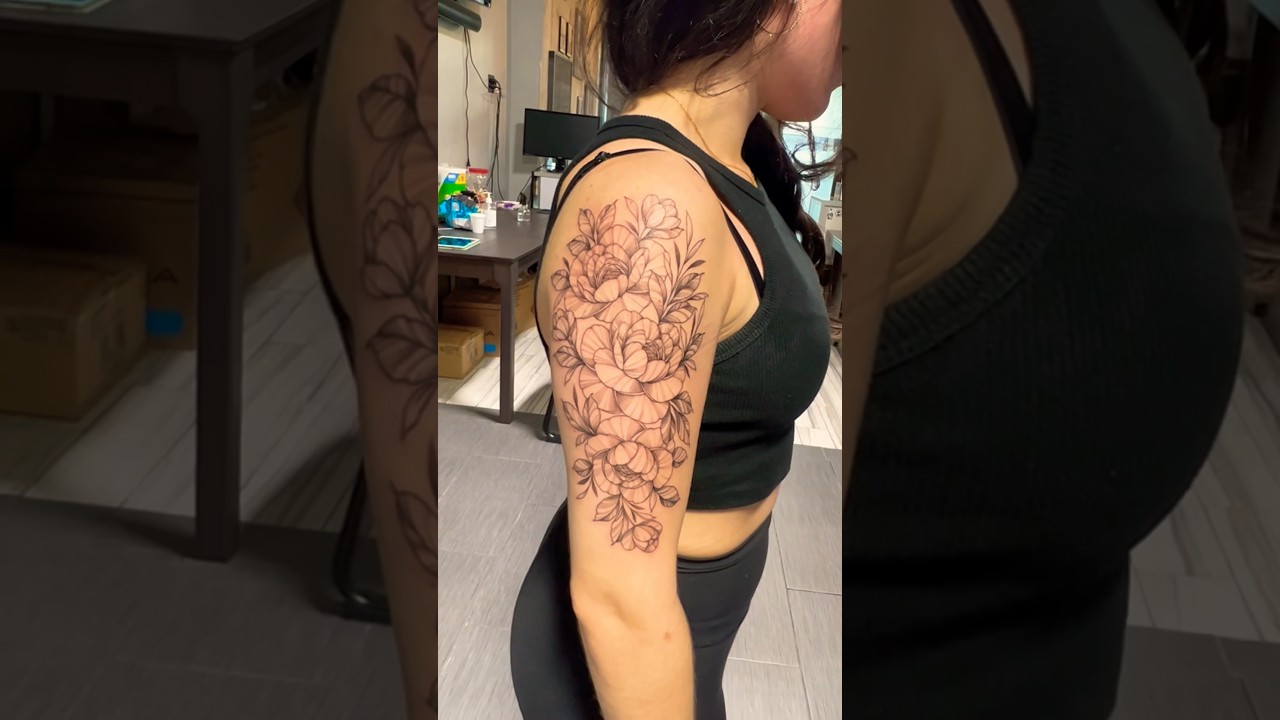 Floral upper arm. One full day session. #floraltattoo #flowers #sleevetattoo #nyctattooartist
