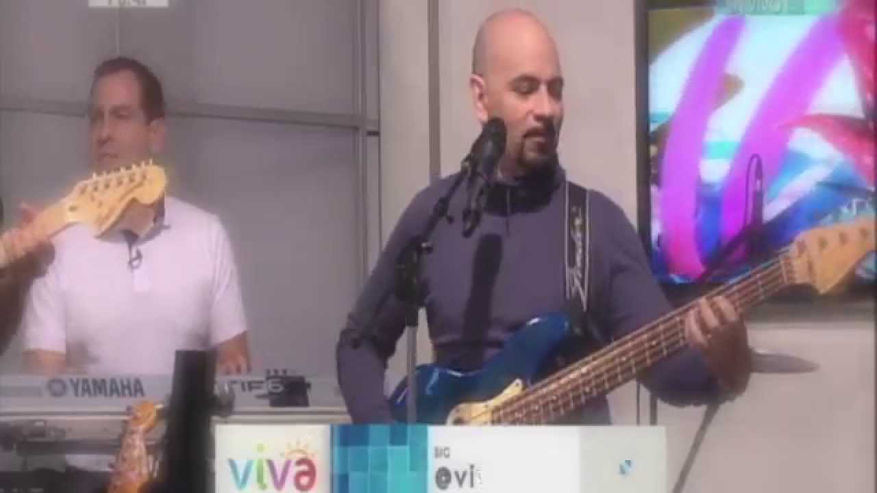 El Salvador, OVNI, The Things She Does feat. Gerardo Parker (stereo)
