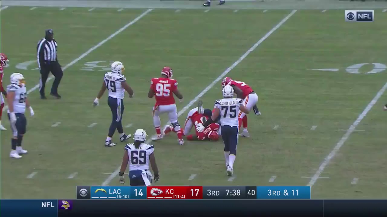 Terrell Suggs gets his First Sack as a Chief  🔥🔥🔥