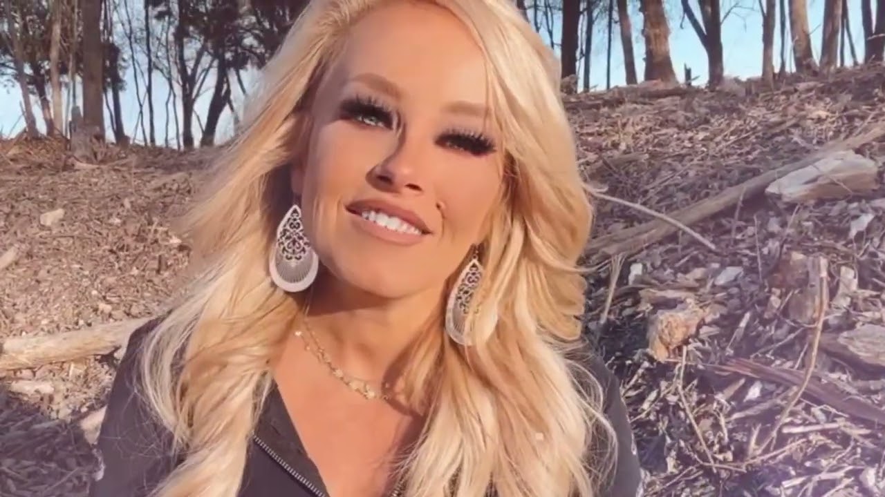 Hire Lady Redneck - Singing Guitarist in Celina, TX | GigSalad